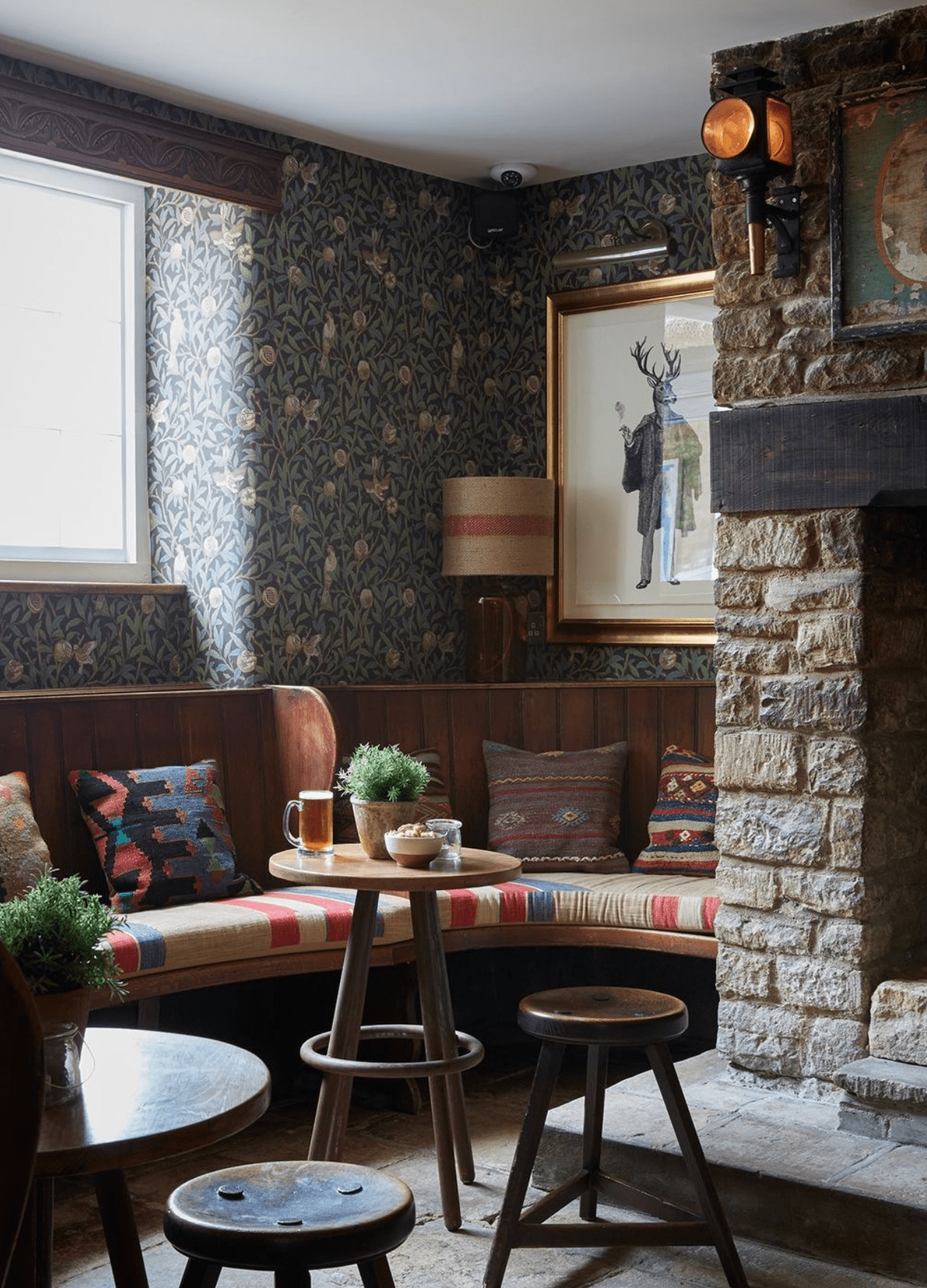 6 Interior Decor tips for pubs | Squark Design